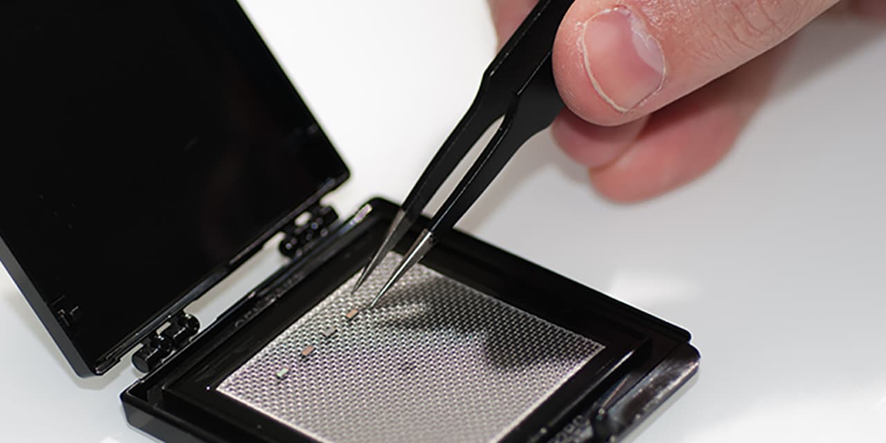 Silicon photonic IC prototyping | imec.IC-link